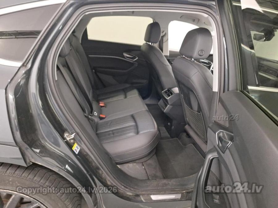 Grey Audi E-Tron 2022 in Tartu, with an engine capacity of 0.00 L and mileage of 176 thousand km for 29900 €, photo 12 on AUTOMOTO.COM.LV