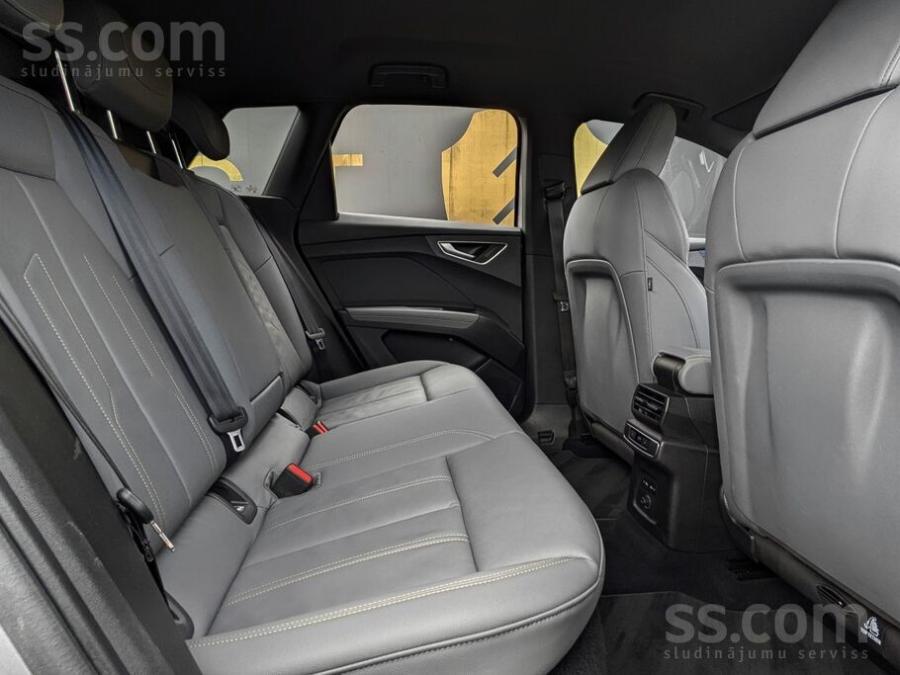 Grey Audi E-Tron 2022 in Tukums, with an engine capacity of 0.00 L and mileage of 97 thousand km for 29990 €, photo 9 on AUTOMOTO.COM.LV