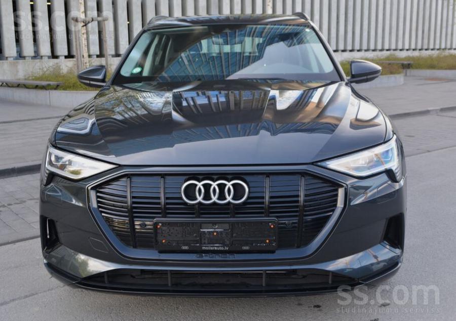 Pelēks Audi E-Tron 2022 Rīga, ar dzinēja tilpumu 0.00 L un nobraukumu 129 tūkst. km par 26900 €, foto 5 vietnē AUTOMOTO.COM.LV