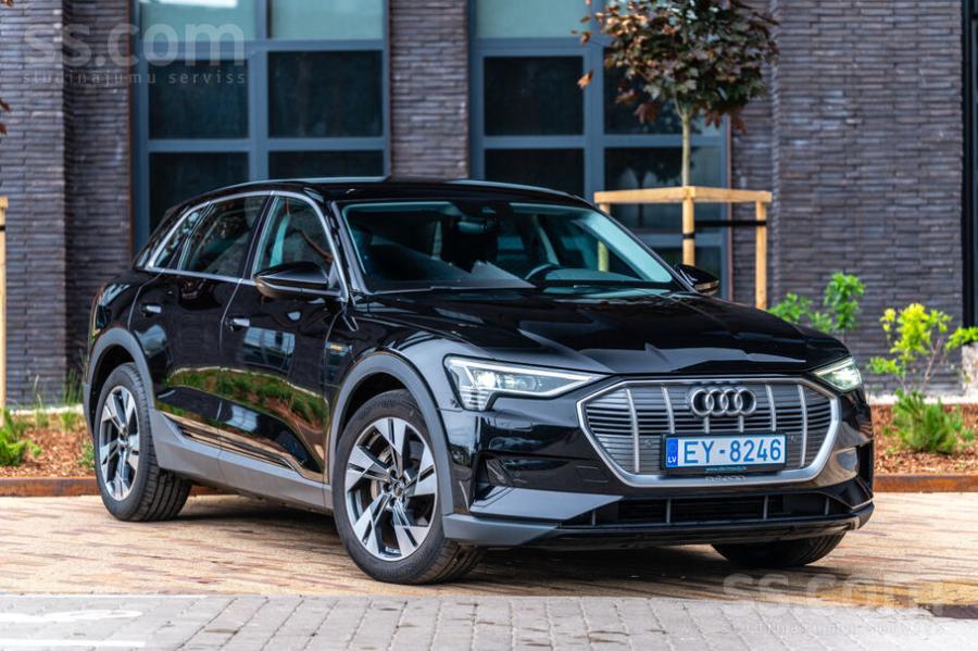 Grey Audi E-Tron 2022 in Riga, with an engine capacity of 0.00 L and mileage of 77 thousand km for 27900 €, photo 1 on AUTOMOTO.COM.LV