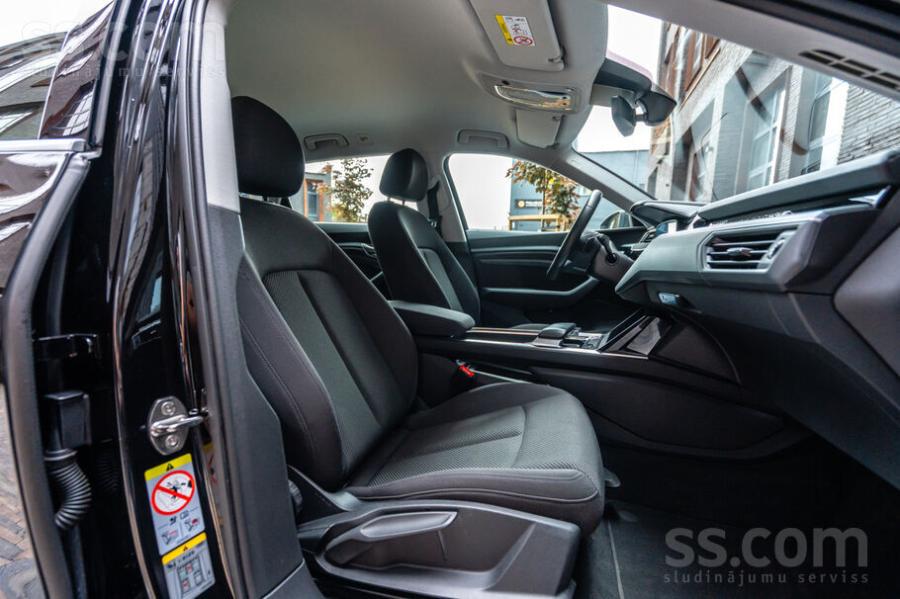 Grey Audi E-Tron 2022 in Riga, with an engine capacity of 0.00 L and mileage of 77 thousand km for 27900 €, photo 21 on AUTOMOTO.COM.LV