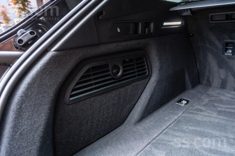 Grey Audi E-Tron 2022 in Riga, with an engine capacity of 0.00 L and mileage of 77 thousand km for 27900 €, photo 22 on AUTOMOTO.COM.LV
