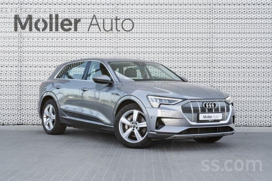 Grey Audi E-Tron 2022 in Riga, with an engine capacity of 0.00 L and mileage of 60 thousand km for 35600 €, photo 3 on AUTOMOTO.COM.LV