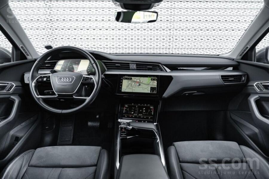 Grey Audi E-Tron 2022 in Riga, with an engine capacity of 0.00 L and mileage of 60 thousand km for 35600 €, photo 7 on AUTOMOTO.COM.LV