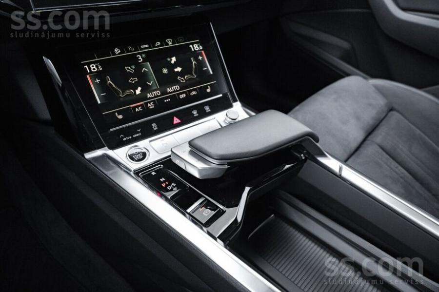 Grey Audi E-Tron 2022 in Riga, with an engine capacity of 0.00 L and mileage of 60 thousand km for 35600 €, photo 27 on AUTOMOTO.COM.LV