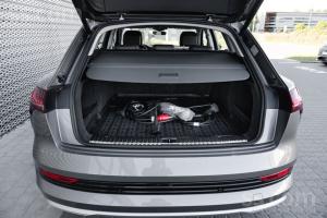 Grey Audi E-Tron 2022 in Riga, with an engine capacity of 0.00 L and mileage of 60 thousand km for 35600 €, photo 31 on AUTOMOTO.COM.LV