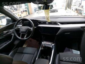 Pelēks Audi E-Tron 2022 Ventspils, ar dzinēja tilpumu 0.00 L un nobraukumu 58 tūkst. km par 37500 €, foto 5 vietnē AUTOMOTO.COM.LV