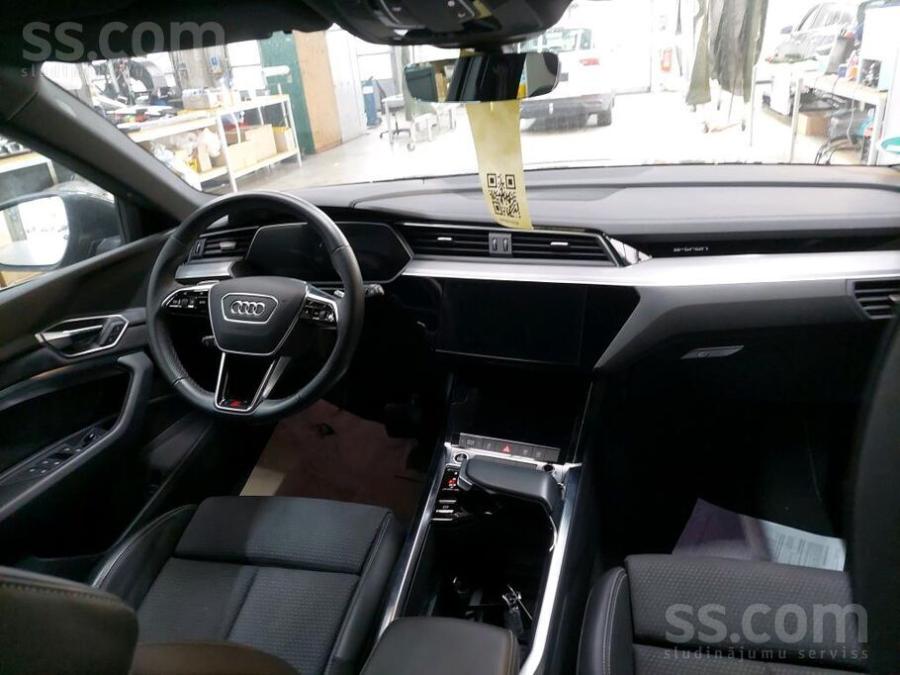 Pelēks Audi E-Tron 2022 Ventspils, ar dzinēja tilpumu 0.00 L un nobraukumu 58 tūkst. km par 37500 €, foto 5 vietnē AUTOMOTO.COM.LV