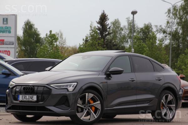 Серый Ауди E-Tron 2022 в Тукумс, объемом двигателя 0.00 л и пробегом 175 тыс. км за 29990 €, фото 1 на AUTOMOTO.COM.LV