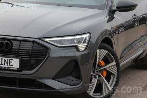 Серый Ауди E-Tron 2022 в Тукумс, объемом двигателя 0.00 л и пробегом 175 тыс. км за 29990 €, фото 13 на AUTOMOTO.COM.LV