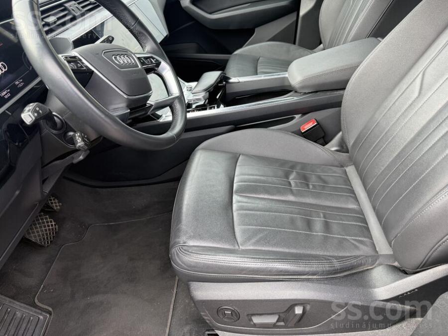 Grey Audi E-Tron 2022 in Riga, with an engine capacity of 0.00 L and mileage of 129 thousand km for 26555 €, photo 18 on AUTOMOTO.COM.LV