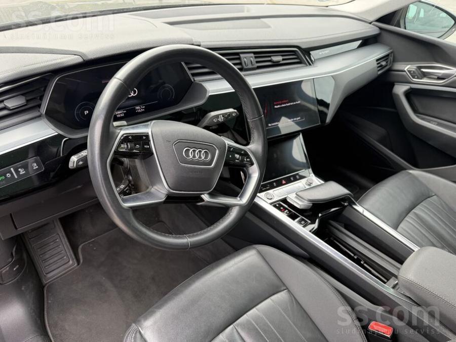 Grey Audi E-Tron 2022 in Riga, with an engine capacity of 0.00 L and mileage of 129 thousand km for 26555 €, photo 19 on AUTOMOTO.COM.LV