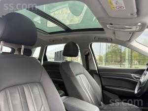 Grey Audi E-Tron 2022 in Riga, with an engine capacity of 0.00 L and mileage of 129 thousand km for 26555 €, photo 23 on AUTOMOTO.COM.LV
