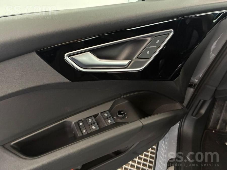 Pelēks Audi E-Tron 2022 Rīga, ar dzinēja tilpumu 0.00 L un nobraukumu 121 tūkst. km par 28990 €, foto 7 vietnē AUTOMOTO.COM.LV