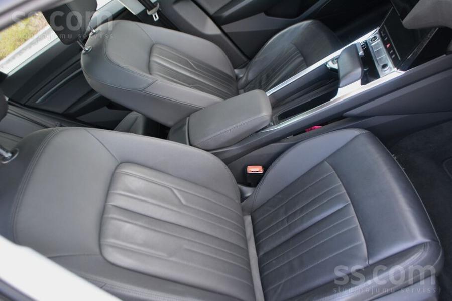 Grey Audi E-Tron 2022 in Riga, with an engine capacity of 0.00 L and mileage of 129 thousand km for 23880 €, photo 21 on AUTOMOTO.COM.LV