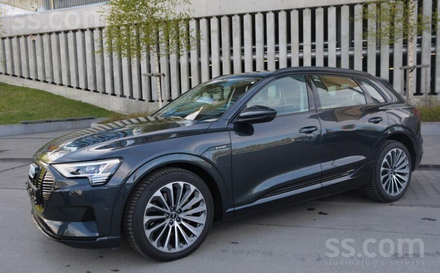 Grey Audi E-Tron 2022 in Riga, with an engine capacity of 0.00 L and mileage of 129 thousand km for 23880 €, photo 29 on AUTOMOTO.COM.LV