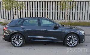 Grey Audi E-Tron 2022 in Riga, with an engine capacity of 0.00 L and mileage of 129 thousand km for 23880 €, photo 35 on AUTOMOTO.COM.LV