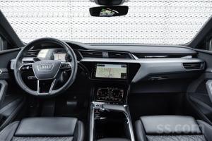 Pelēks Audi E-Tron 2022 Rīga, ar dzinēja tilpumu 0.00 L un nobraukumu 63 tūkst. km par 41850 €, foto 7 vietnē AUTOMOTO.COM.LV