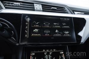 Pelēks Audi E-Tron 2022 Rīga, ar dzinēja tilpumu 0.00 L un nobraukumu 63 tūkst. km par 41850 €, foto 22 vietnē AUTOMOTO.COM.LV