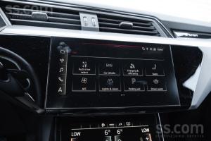 Pelēks Audi E-Tron 2022 Rīga, ar dzinēja tilpumu 0.00 L un nobraukumu 63 tūkst. km par 41850 €, foto 23 vietnē AUTOMOTO.COM.LV