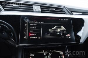 Pelēks Audi E-Tron 2022 Rīga, ar dzinēja tilpumu 0.00 L un nobraukumu 63 tūkst. km par 41850 €, foto 24 vietnē AUTOMOTO.COM.LV