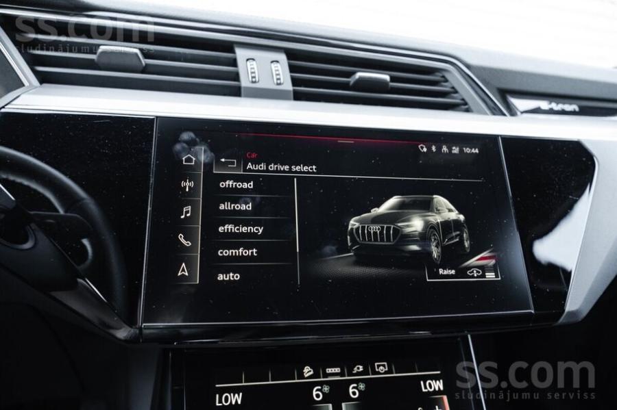 Pelēks Audi E-Tron 2022 Rīga, ar dzinēja tilpumu 0.00 L un nobraukumu 63 tūkst. km par 41850 €, foto 25 vietnē AUTOMOTO.COM.LV