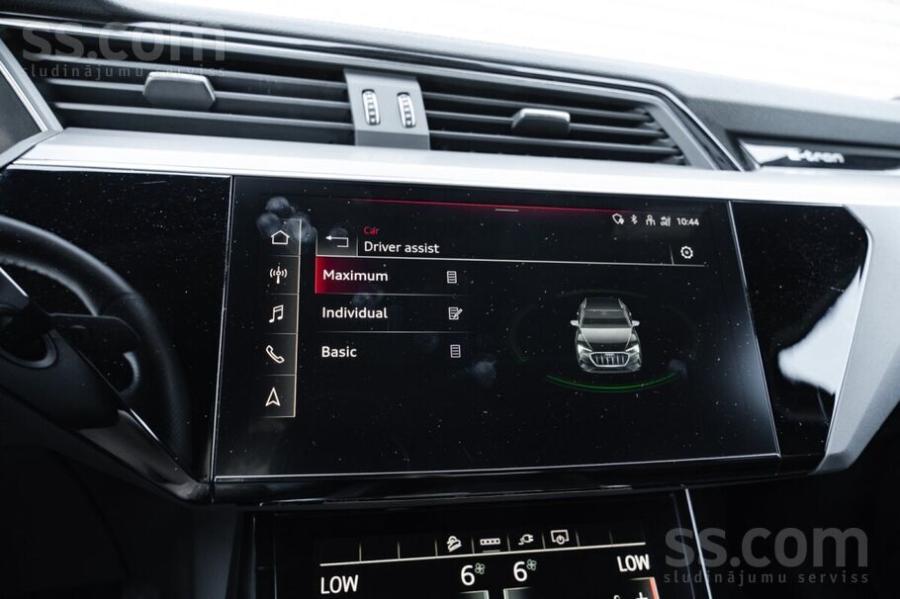 Pelēks Audi E-Tron 2022 Rīga, ar dzinēja tilpumu 0.00 L un nobraukumu 63 tūkst. km par 41850 €, foto 26 vietnē AUTOMOTO.COM.LV