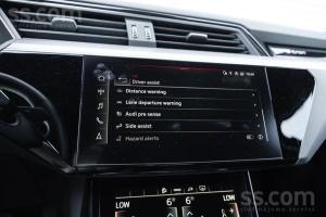 Pelēks Audi E-Tron 2022 Rīga, ar dzinēja tilpumu 0.00 L un nobraukumu 63 tūkst. km par 41850 €, foto 28 vietnē AUTOMOTO.COM.LV