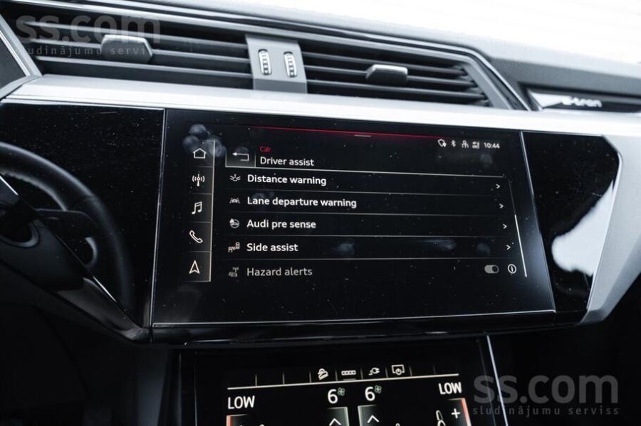 Pelēks Audi E-Tron 2022 Rīga, ar dzinēja tilpumu 0.00 L un nobraukumu 63 tūkst. km par 41850 €, foto 28 vietnē AUTOMOTO.COM.LV