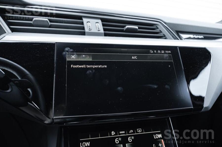 Pelēks Audi E-Tron 2022 Rīga, ar dzinēja tilpumu 0.00 L un nobraukumu 63 tūkst. km par 41850 €, foto 32 vietnē AUTOMOTO.COM.LV