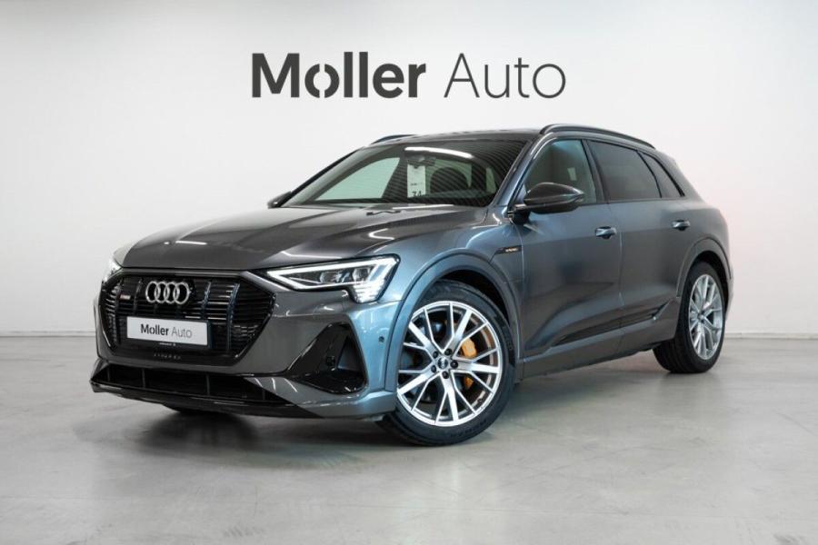 Grey Audi E-Tron 2022 in Vilnius, with an engine capacity of 0.00 L and mileage of 60 thousand km for 33900 €, photo 6 on AUTOMOTO.COM.LV