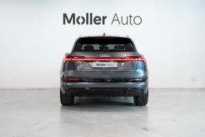 Grey Audi E-Tron 2022 in Vilnius, with an engine capacity of 0.00 L and mileage of 60 thousand km for 33900 €, photo 11 on AUTOMOTO.COM.LV
