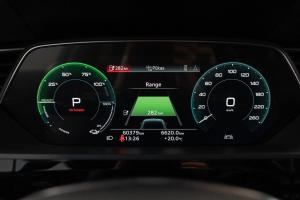 Grey Audi E-Tron 2022 in Vilnius, with an engine capacity of 0.00 L and mileage of 60 thousand km for 33900 €, photo 15 on AUTOMOTO.COM.LV