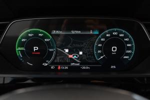 Grey Audi E-Tron 2022 in Vilnius, with an engine capacity of 0.00 L and mileage of 60 thousand km for 33900 €, photo 16 on AUTOMOTO.COM.LV