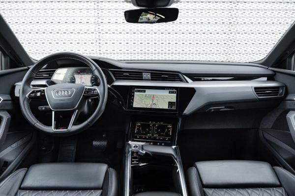Grey Audi E-Tron 2022 in Marupe, with an engine capacity of 0.00 L and mileage of 63 thousand km for 41850 €, photo 6 on AUTOMOTO.COM.LV