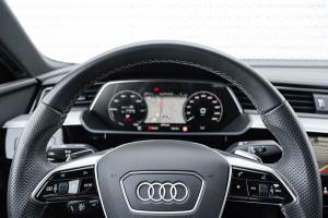 Серый Ауди E-Tron 2022 в Марупе, объемом двигателя 0.00 л и пробегом 63 тыс. км за 41850 €, фото 19 на AUTOMOTO.COM.LV