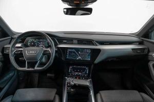 Серый Ауди E-Tron 2022 в Вильнюс, объемом двигателя 0.00 л и пробегом 60 тыс. км за 33900 €, фото 9 на AUTOMOTO.COM.LV