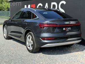 Grey Audi E-Tron 2022 in Riga, with an engine capacity of 0.00 L and mileage of 27 thousand km for 40990 €, photo 4 on AUTOMOTO.COM.LV