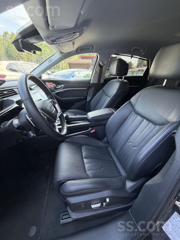 Pelēks Audi E-Tron 2022 Rīga, ar dzinēja tilpumu 0.00 L un nobraukumu 27 tūkst. km par 40990 €, foto 8 vietnē AUTOMOTO.COM.LV