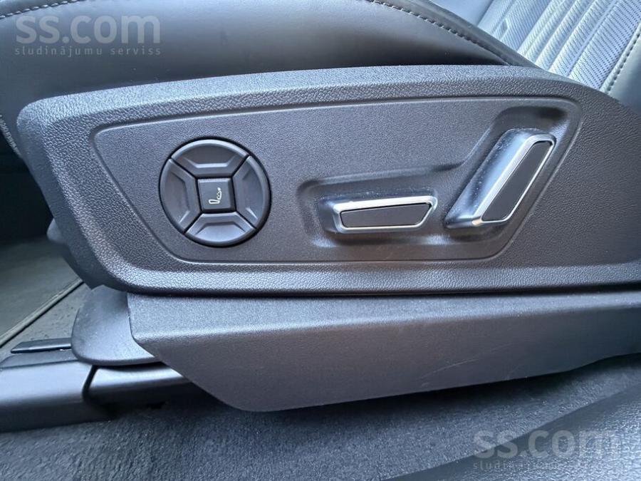 Grey Audi E-Tron 2022 in Riga, with an engine capacity of 0.00 L and mileage of 27 thousand km for 40990 €, photo 11 on AUTOMOTO.COM.LV