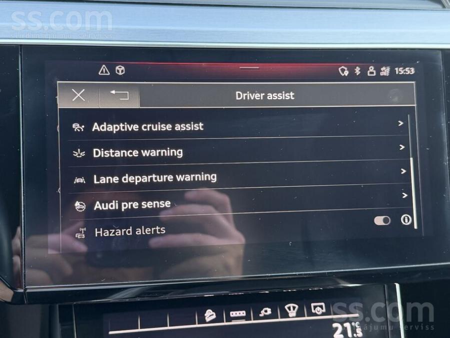 Grey Audi E-Tron 2022 in Riga, with an engine capacity of 0.00 L and mileage of 27 thousand km for 40990 €, photo 18 on AUTOMOTO.COM.LV