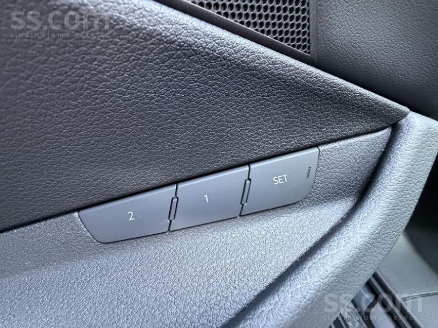 Grey Audi E-Tron 2022 in Riga, with an engine capacity of 0.00 L and mileage of 27 thousand km for 40990 €, photo 21 on AUTOMOTO.COM.LV