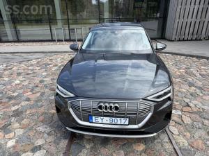 Pelēks Audi E-Tron 2022 Rīga, ar dzinēja tilpumu 0.00 L un nobraukumu 129 tūkst. km par 23990 €, foto 4 vietnē AUTOMOTO.COM.LV