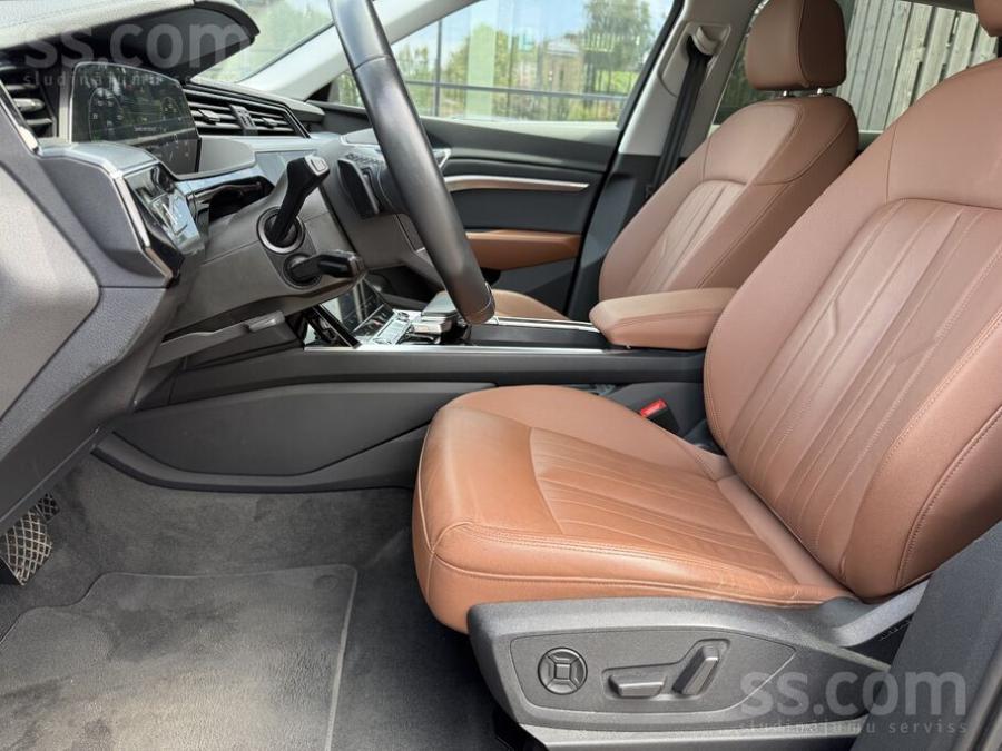 Pelēks Audi E-Tron 2022 Rīga, ar dzinēja tilpumu 0.00 L un nobraukumu 129 tūkst. km par 23990 €, foto 14 vietnē AUTOMOTO.COM.LV