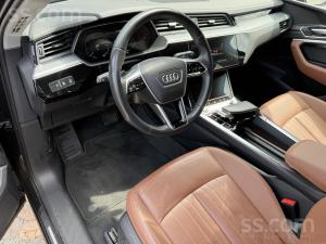 Pelēks Audi E-Tron 2022 Rīga, ar dzinēja tilpumu 0.00 L un nobraukumu 129 tūkst. km par 23990 €, foto 15 vietnē AUTOMOTO.COM.LV