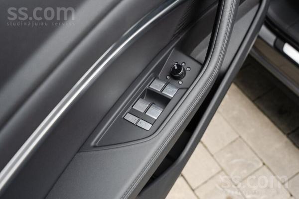 Grey Audi E-Tron 2022 in Riga, with an engine capacity of 0.00 L and mileage of 59 thousand km for 34150 €, photo 7 on AUTOMOTO.COM.LV