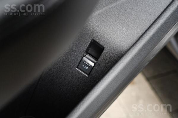 Grey Audi E-Tron 2022 in Riga, with an engine capacity of 0.00 L and mileage of 59 thousand km for 34150 €, photo 8 on AUTOMOTO.COM.LV