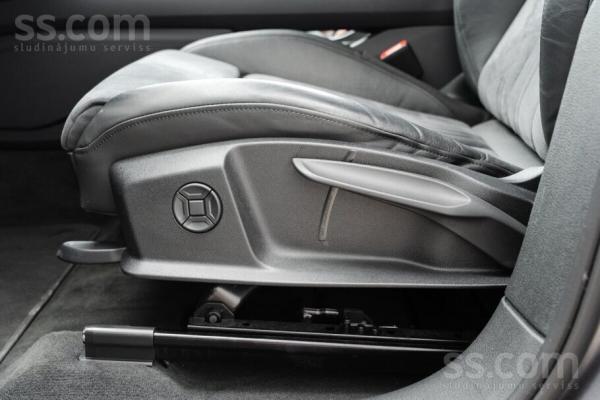 Grey Audi E-Tron 2022 in Riga, with an engine capacity of 0.00 L and mileage of 59 thousand km for 34150 €, photo 10 on AUTOMOTO.COM.LV