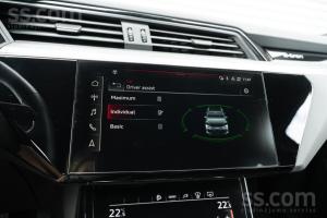Серый Ауди E-Tron 2022 в Рига, объемом двигателя 0.00 л и пробегом 59 тыс. км за 34150 €, фото 23 на AUTOMOTO.COM.LV