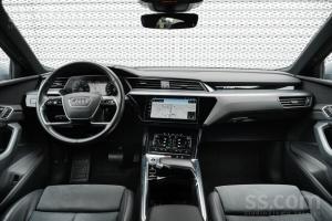 Pelēks Audi E-Tron 2022 Rīga, ar dzinēja tilpumu 0.00 L un nobraukumu 63 tūkst. km par 33350 €, foto 7 vietnē AUTOMOTO.COM.LV
